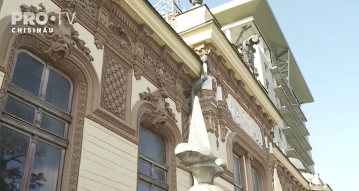 Doua blocuri ale Muzeului de Arte din Chisinau sunt in pericol de ...