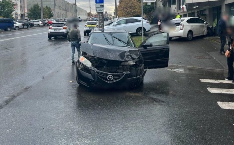 Un sofer a ajuns cu masina intr-un magazin, dupa ce s-a ciocnit cu un ...