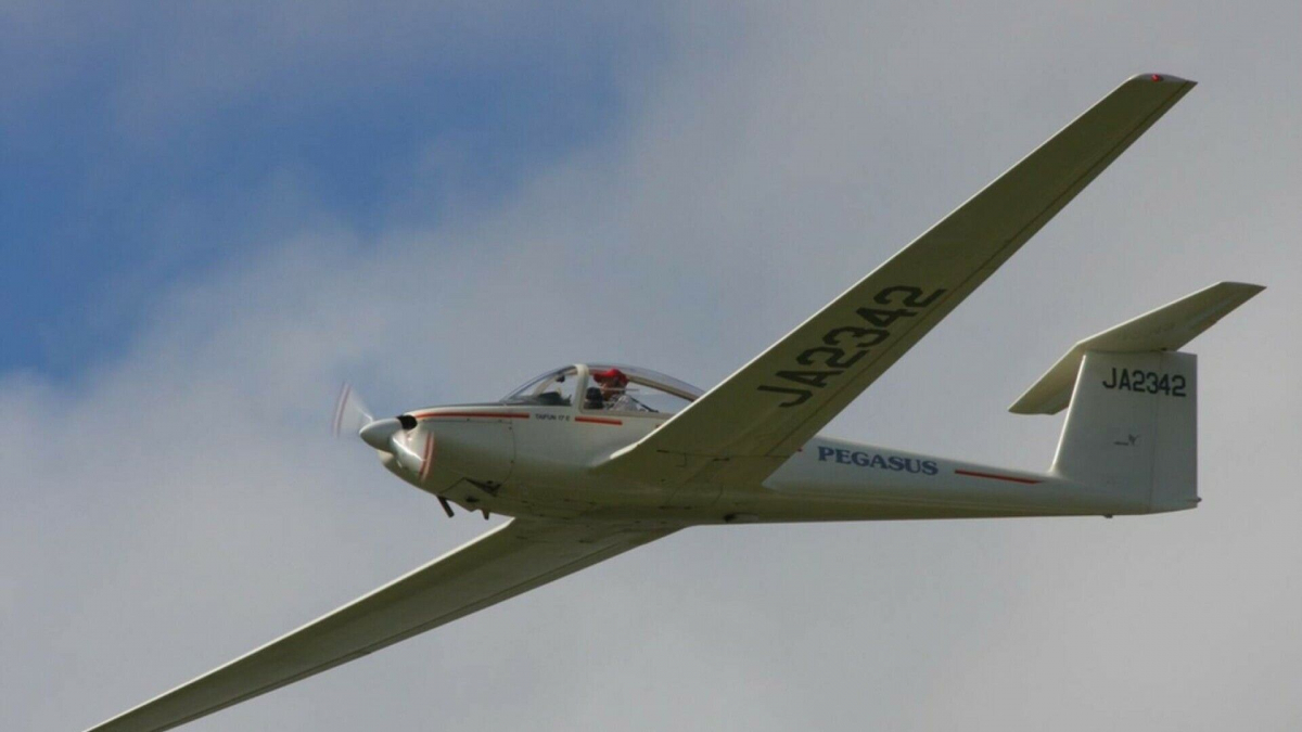 Un avion de mici dimensiuni s-a prăbușit într-o zonă împădurită din ...