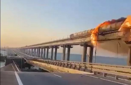 Incendiu masiv la Podul Kerci din Crimeea. O sectiune de pod s-a ...