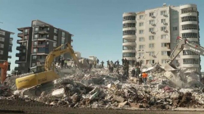 „Orasul mortii” din Turcia. Blocurile in care locuiau sute de familii s ...