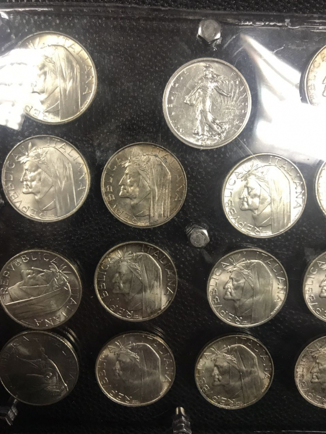 Mai multe monede dedicate personalitatilor italiene, din secolele XVI ...