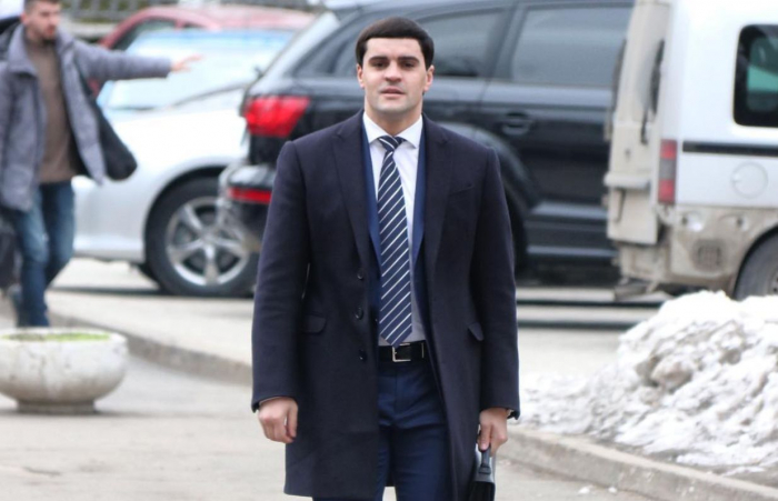 Constantin Tutu – din nou la scoala. Fostul deputat si-a pus un costum ...