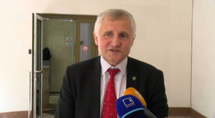 Secretarul de stat, Nicolae Esanu si ex-ministu al justitiei, Vladimir ...