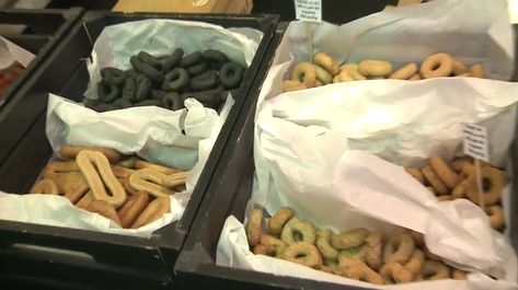 Corvrigi cu carbune, faina din sorg sau ovaz si branzeturi din lapte ...