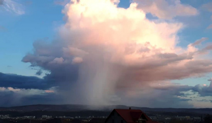 Nor sub forma de tornada, fenomen meteo spectaculos langa Moldova