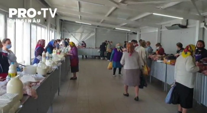 La cea mai mare piata din Causeni, vanzatorii nu mai incap in hala. De ...