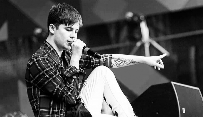 Vocea lui Catalin Caragea mai poate fi auzita intr-o noua piesa. Cei de ...