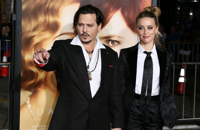 Aceste vedete s-au casatorit acasa, pastrand distanta sociala chiar si ...