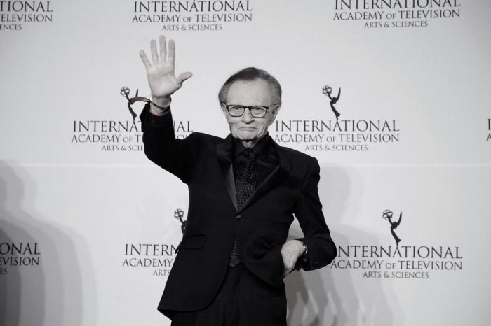 Larry King a murit la varsta de 87 de ani. Legendarul prezentator TV ...