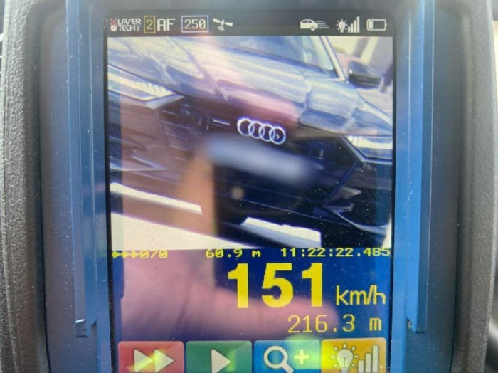 Un vitezoman, oprit de politisti in capitala. Conducea cu 150 km/h ...