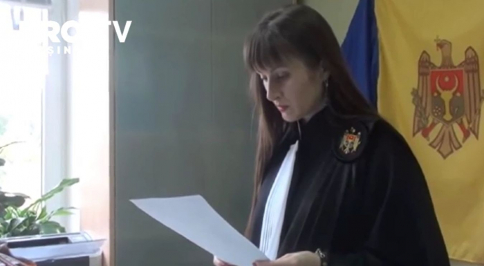 Anterior retinute pentru acte de coruptie si suspendate din functie ...