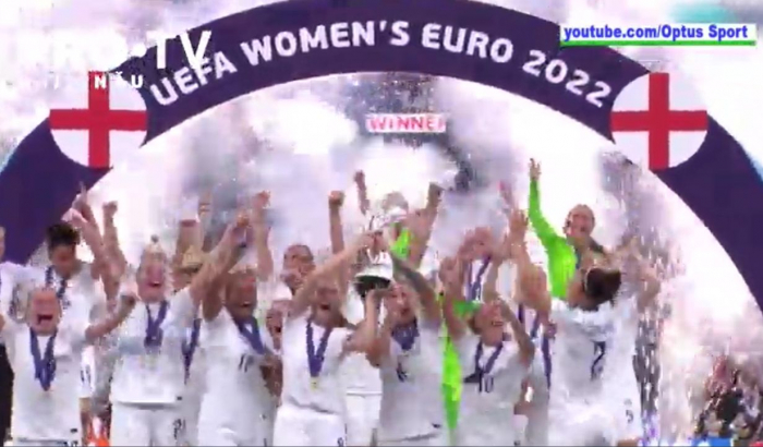 Nationala feminina de fotbal din Anglia a castigat, in premiera ...
