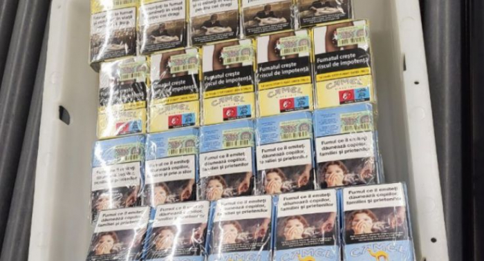 Contrabanda cu tigari pe Aeroportul International Chisinau. O femeie a ...