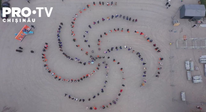 Recordul de locuitori pe Pamant a fost marcat si la Chisinau. Mai multe ...