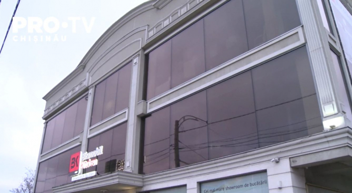 Au platit avans de mii de euro, dar nu si-au primit mobilierul ...