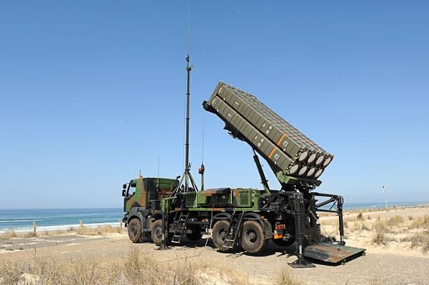 Franta si Italia vor furniza Ucrainei in primavara sisteme de aparare ...