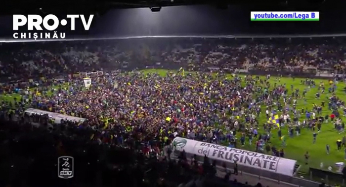 Fanii lui Frosinone au invadat terenul. Echipa romanului Daniel Boloca ...