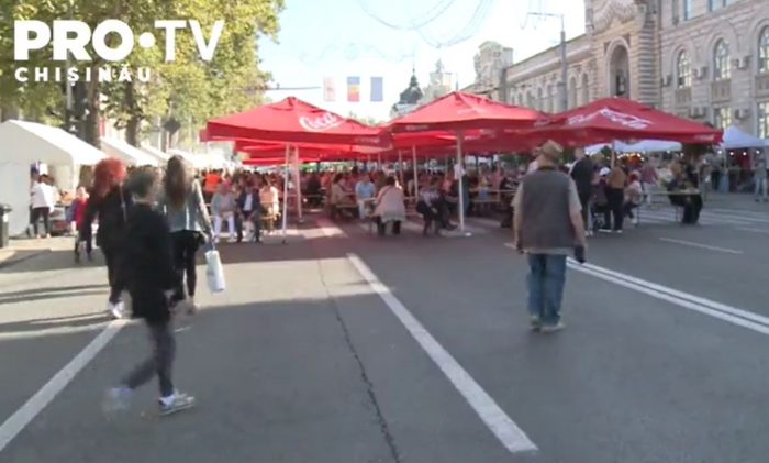 A doua zi de sarbatoare in centrul capitalei. Oamenii au profitat de ...