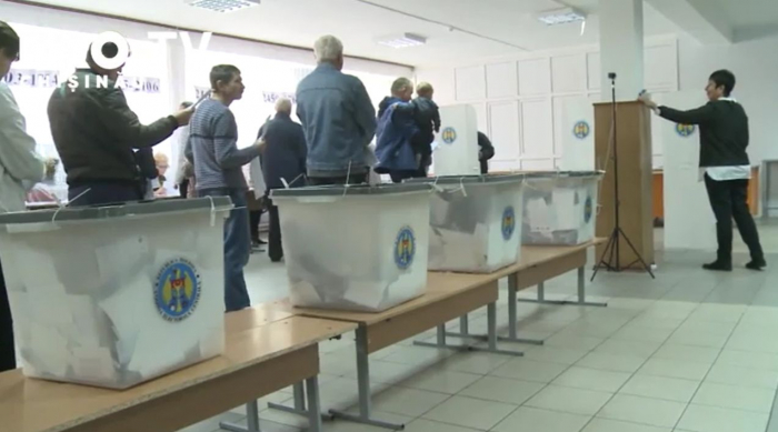 Corupti de Partidul Sansa. Doi localnici dintr-un sat din Donduseni au ...