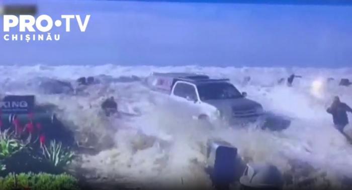 Voiau sa faca fotografii, in ciuda ordinului de evacuare. Cel putin opt ...