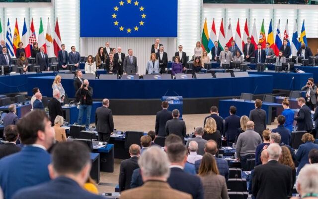 Parlamentarii UE se grabesc sa aprobe proiecte esentiale inainte de ...