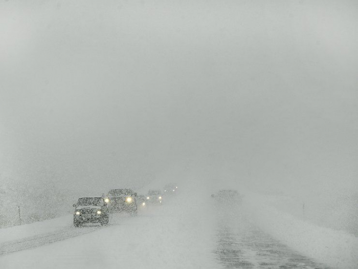 Soferi, nu porniti la drum. IGSU: Pe drumuri se vor forma troiene si ...