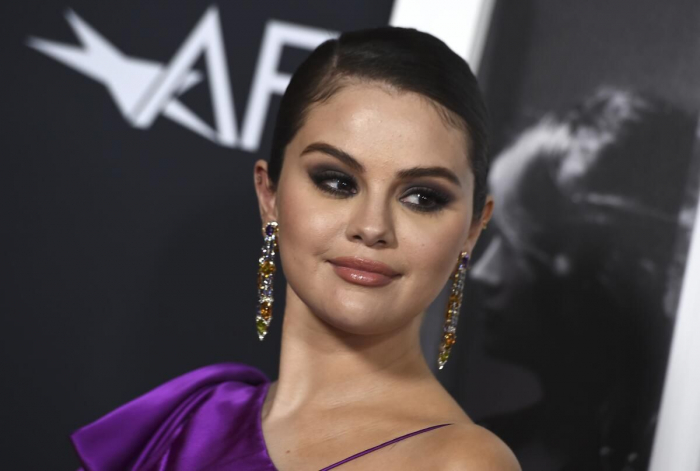 Selena Gomez, fara machiaj pe retelele sociale. Cum arata vedeta intr-o ...
