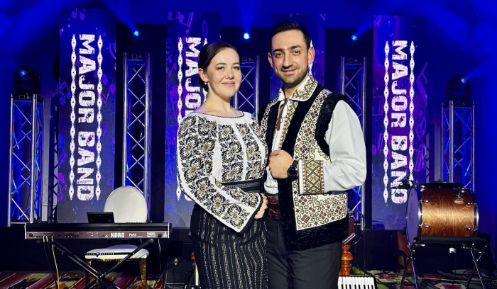 Concert la masa, cu Romina Spinu si formatia Major Band! Cum a fost ...