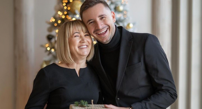 Emotionant! Emilian Cretu si-a felicitat mama intr-un mod inedit: „Sunt sigur ca o mare parte ...