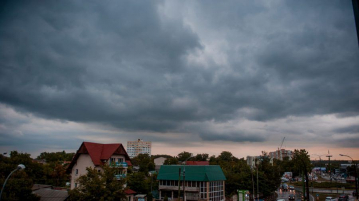 Ploi slabe în nordul țării și maxime de până la 17 grade, în capitală. Cum va fi vremea în ...