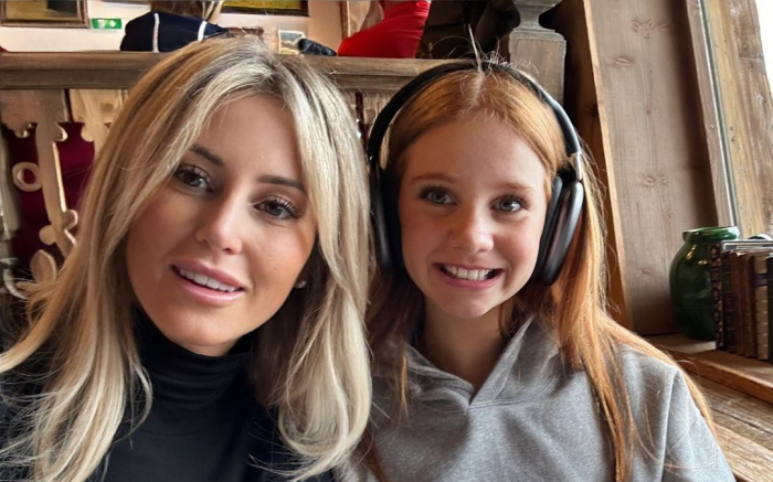 Mama lui Pixie Curtis, milioanara de 12 ani, duce o viață lipsită de ...