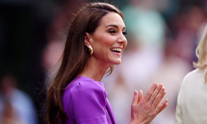 De ce s-a îmbrăcat Kate Middleton în mov la Wimbledon. A arătat superb ...