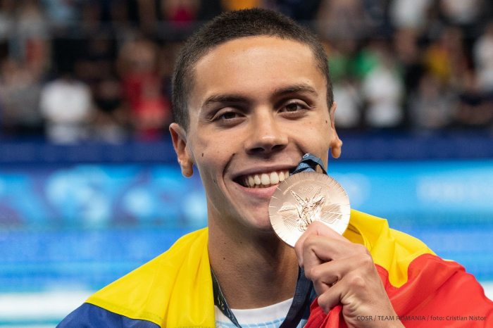 Mesajul scris de David Popovici la 4 dimineața, după medalia de bronz ...