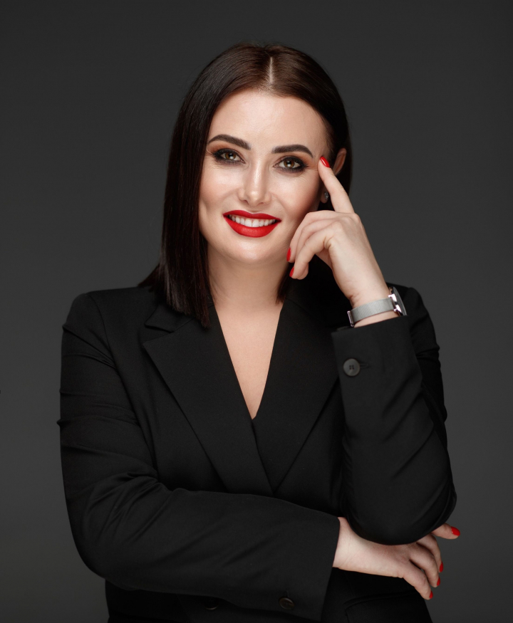 Cum e sa deschizi o scoala de limbi straine in tara noastra? Corina ...