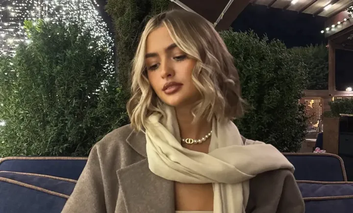 Iuliana Beregoi, într-o relație? Interpreta a fost surprinsă alături de ...