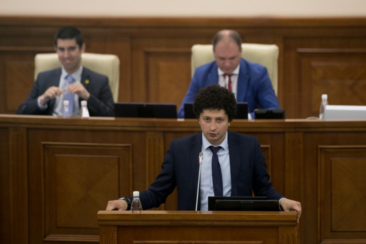 Deputatul Radu Marian - despre actiunile preotului Valuta. Deputatul Radu Marian - despre actiunile preotului Valuta.