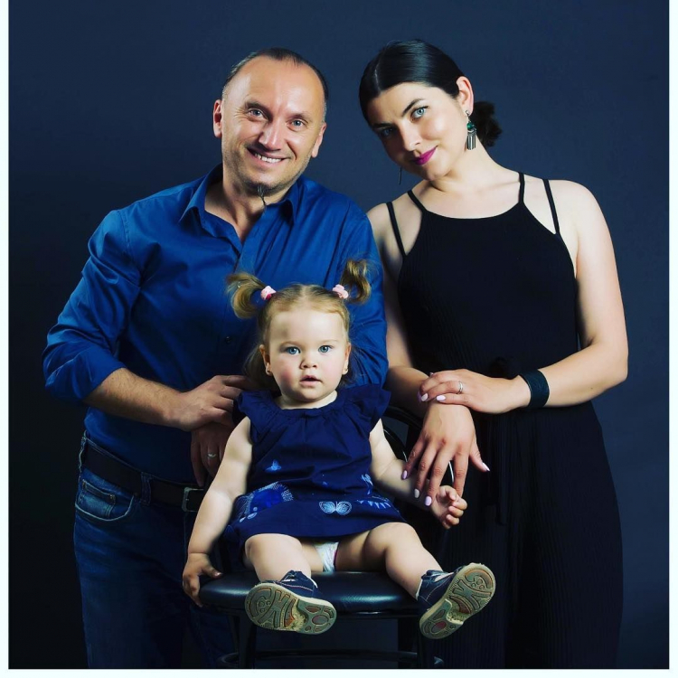 Familia Durbala – prima aparitie in patru! „Ce frumosi sunteti” Familia Durbala – prima aparitie in patru! „Ce frumosi sunteti”