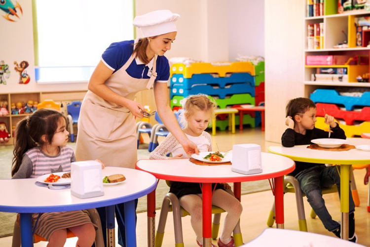 Gradinita Star Kids Botanica anunta formarea grupelor de copii de la 2 ...