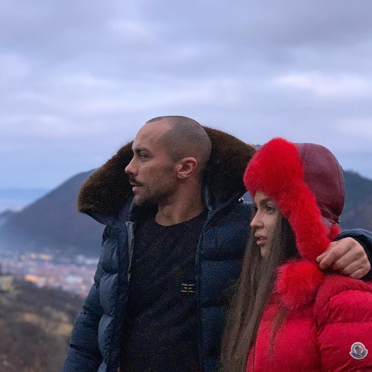 La 6 luni de la moartea iubitului ei, a fost ceruta in casatorie de ...