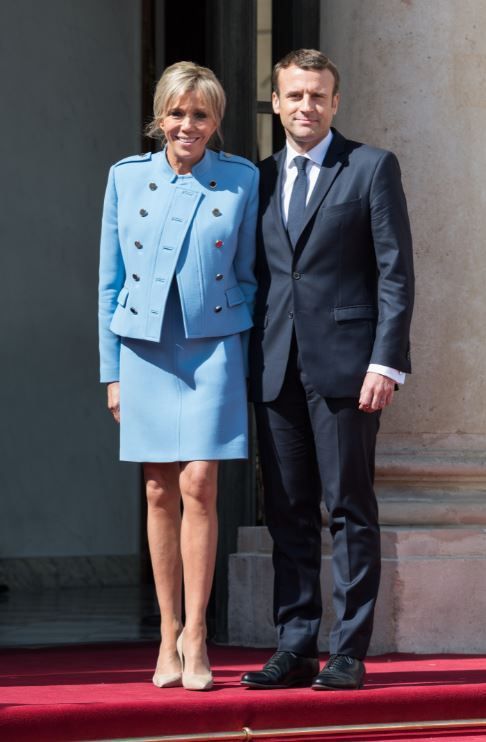 Iubirea nu tine cont de varsta sau de statut social! Emmanuel Macron s ...