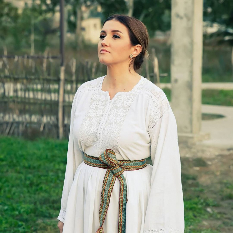 Ziua Universala a Iei! Maia Sandu, Lorena Bogza, Adriana Ochisanu si ...