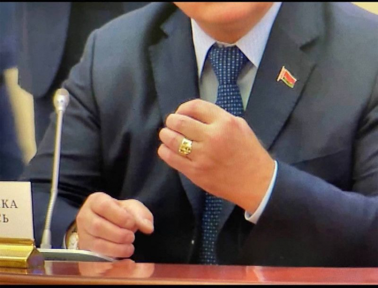 „Putin Sauron”. Cum explica Peskov „inelele puterii” primite de ...