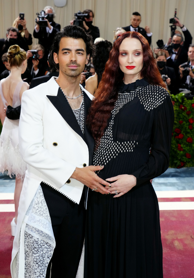 Adorabil! Sophie Turner a publicat imagini de arhiva din perioada in ...