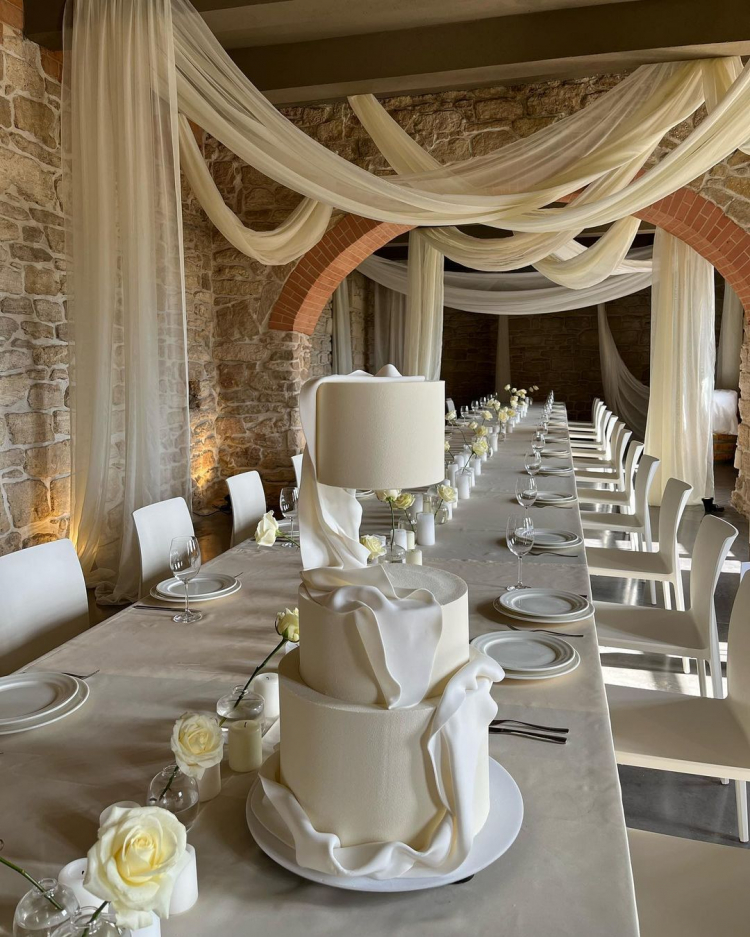 Tortul de nunta - un simbol al ceremoniei tale! Afla de la cei mai buni ...