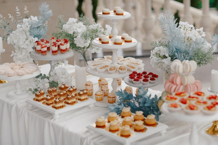 Tortul de nunta - un simbol al ceremoniei tale! Afla de la cei mai buni ...