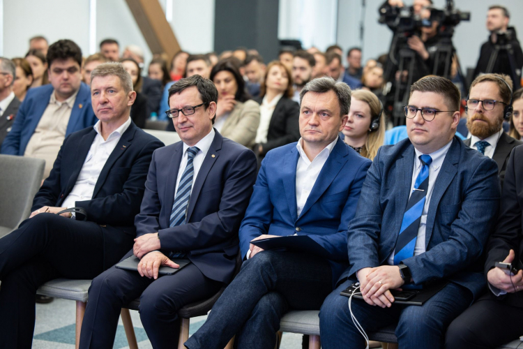 Prim-ministru, la Forumul National de Educatie Financiara: „Asta ne va ...