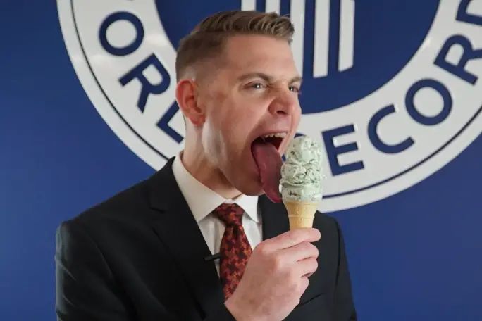 A ajuns din nou in Cartea Recordurilor Guinness! Vezi ce a reusit sa ...