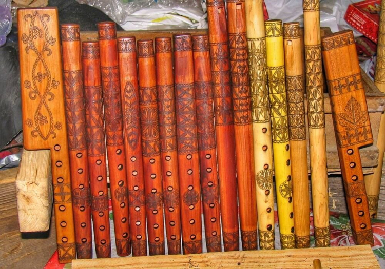 Simion Daud - mesterul popular care face lemnul sa cante! Acesta a ...