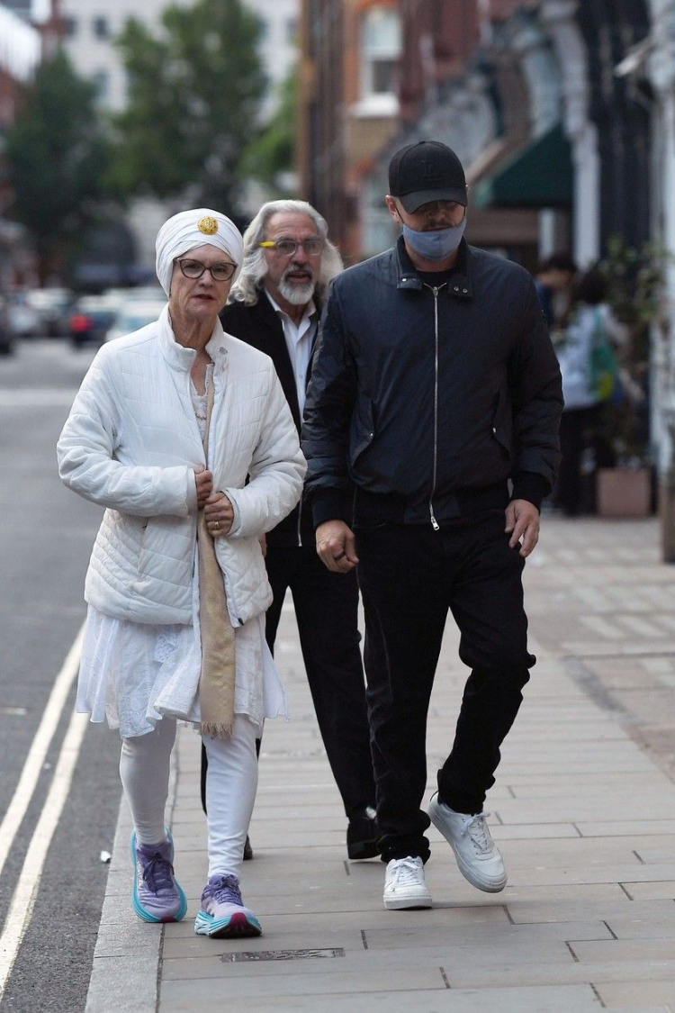 Leonardo DiCaprio, aparitie rara alaturi de tatal sau si mama vitrega ...